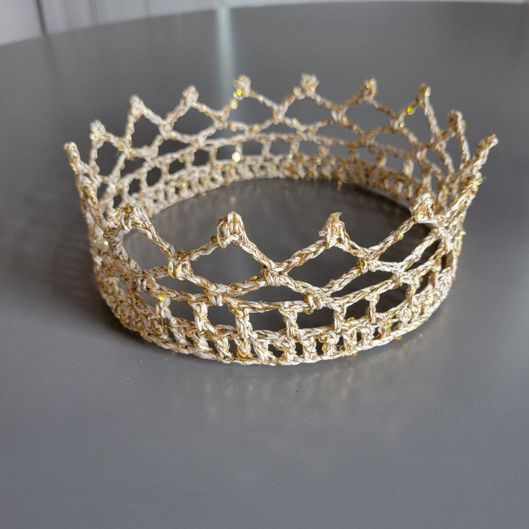 I Am Fabulous Crown pdf Pattern – Lost Art Crochet MA